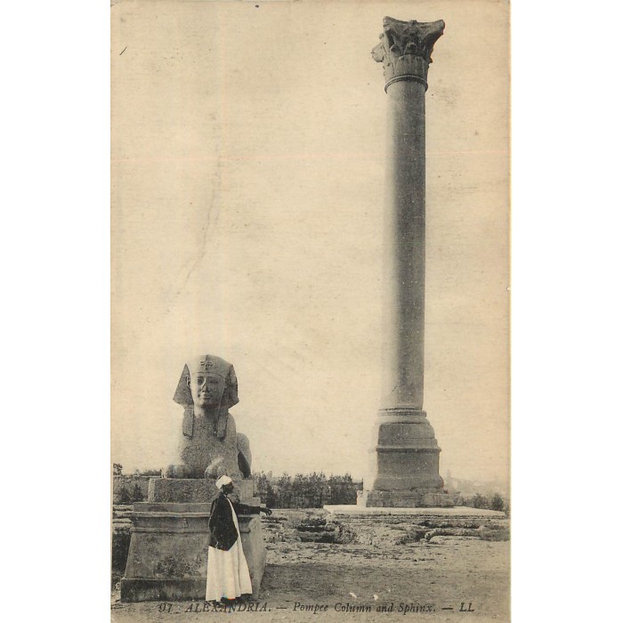 Egypte ALEXANDRIA ALEXANDRIE. Colonne de Pompée et Sphinx