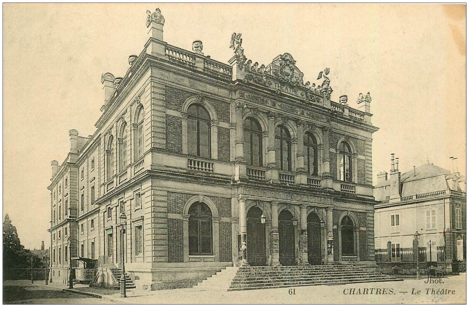 28 CHARTRES. Le Théâtre