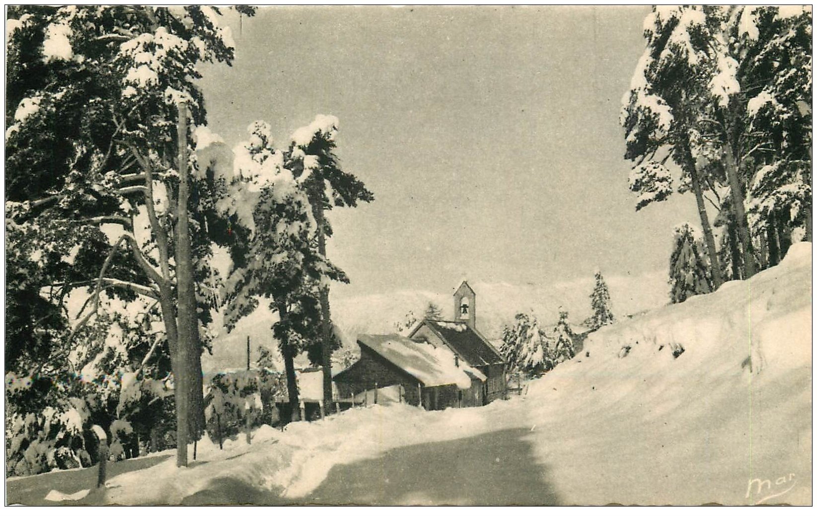 06 PEIRA CAVA. La Chapelle et les Alpes (bords dentelés)...