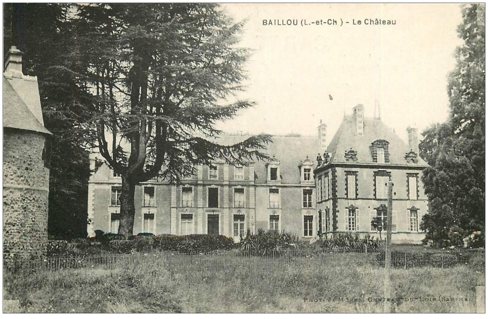 41 BAILLOU. Le Château