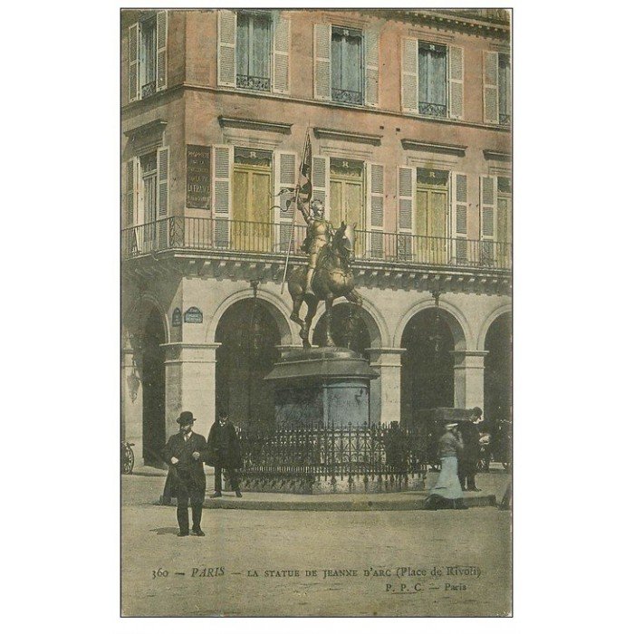PARIS I°. Statue Jeanne d'Arc Place Rivoli