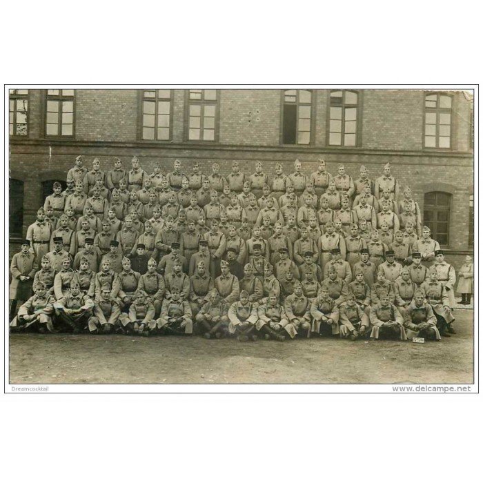 GUERRE 1914-18. Carte Photo Régiment Infanterie à la Caserne ...
