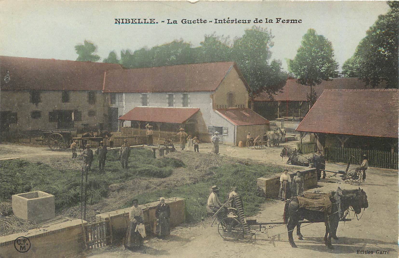 45 NIBELLE. La Guette intérieur de la Ferme avec Chevaux de traits et ...